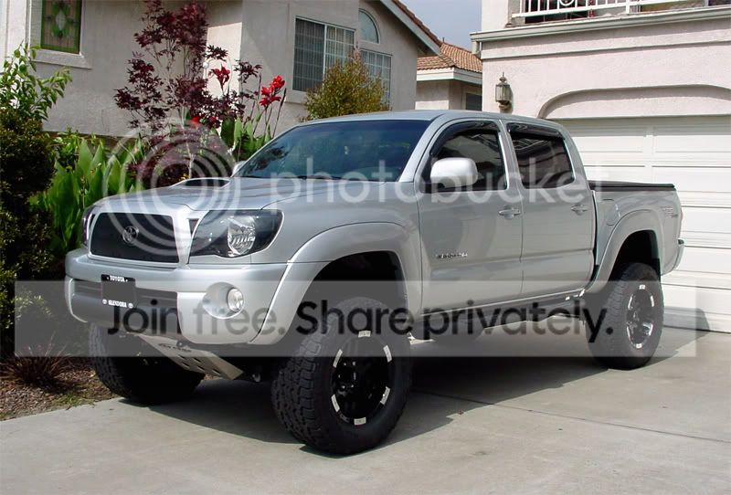 18x9 Moto Metal 951b on 325/60/18 Nitto AT's [SOCAL only] | Toyota ...